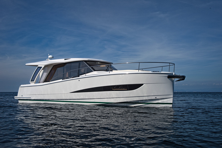GREENLINE 39